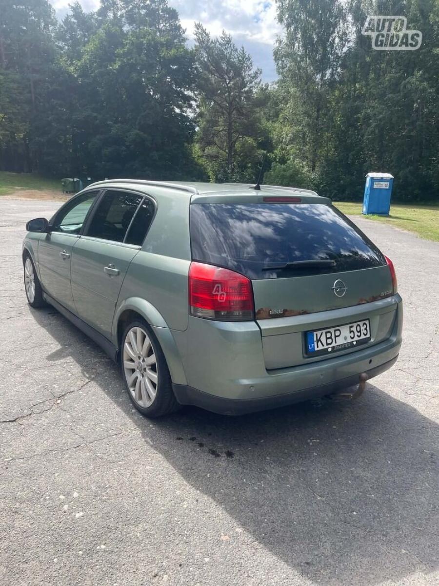 Opel Signum 2004 in Mazeikiai, with an engine capacity of 1.90 L and mileage of 326 thousand km for 800 €, photo 4 on AUTOMOTO.COM.LV