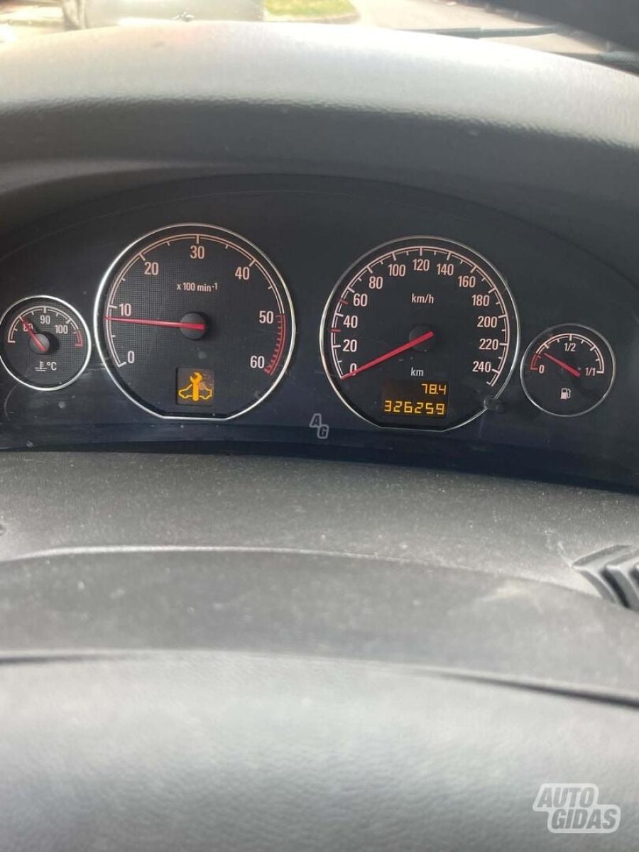 Opel Signum 2004 in Mazeikiai, with an engine capacity of 1.90 L and mileage of 326 thousand km for 800 €, photo 9 on AUTOMOTO.COM.LV