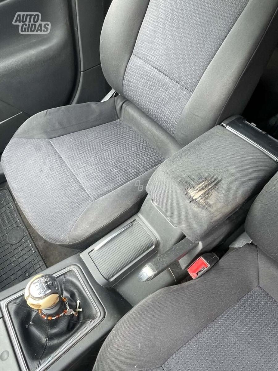Opel Signum 2004 in Mazeikiai, with an engine capacity of 1.90 L and mileage of 326 thousand km for 800 €, photo 12 on AUTOMOTO.COM.LV