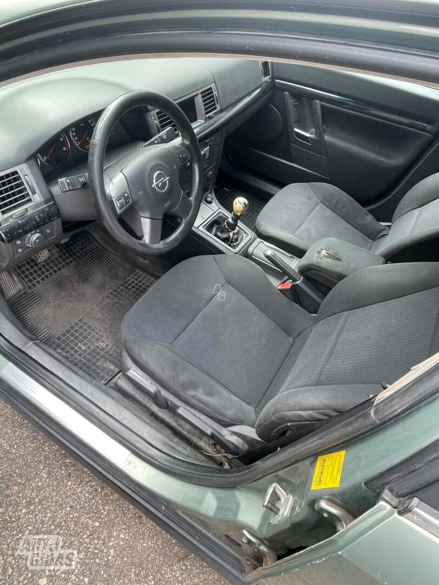 Opel Signum 2004 in Mazeikiai, with an engine capacity of 1.90 L and mileage of 326 thousand km for 800 €, photo 14 on AUTOMOTO.COM.LV