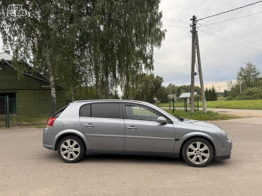 Opel Signum 2004 in Vilnius, with an engine capacity of 1.90 L and mileage of 313 thousand km for 399 €, photo 4 on AUTOMOTO.COM.LV