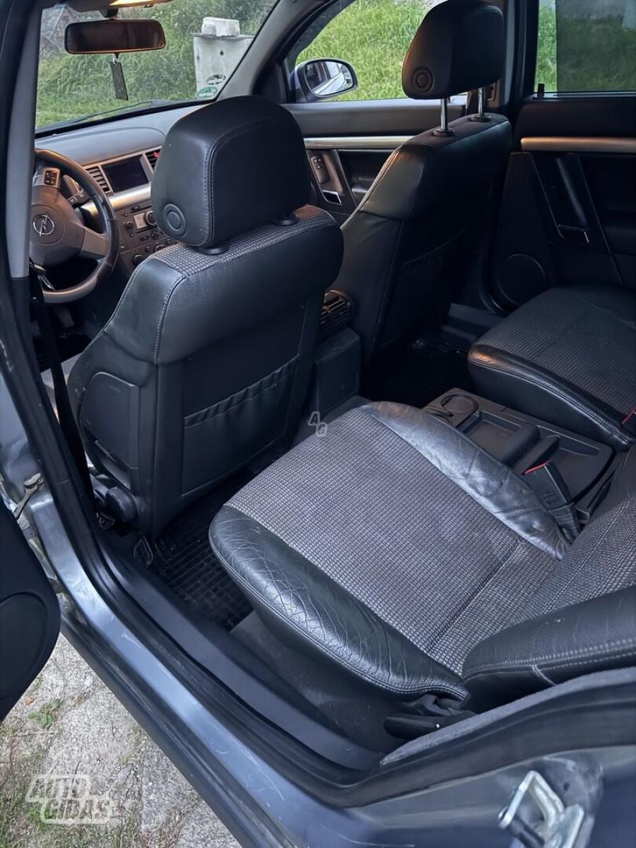 Opel Signum 2004 in Vilnius, with an engine capacity of 1.90 L and mileage of 313 thousand km for 399 €, photo 11 on AUTOMOTO.COM.LV