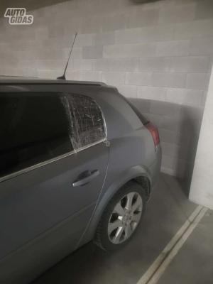 Opel Signum 2004 in Vilnius, with an engine capacity of 1.90 L and mileage of 313 thousand km for 399 €, photo 12 on AUTOMOTO.COM.LV