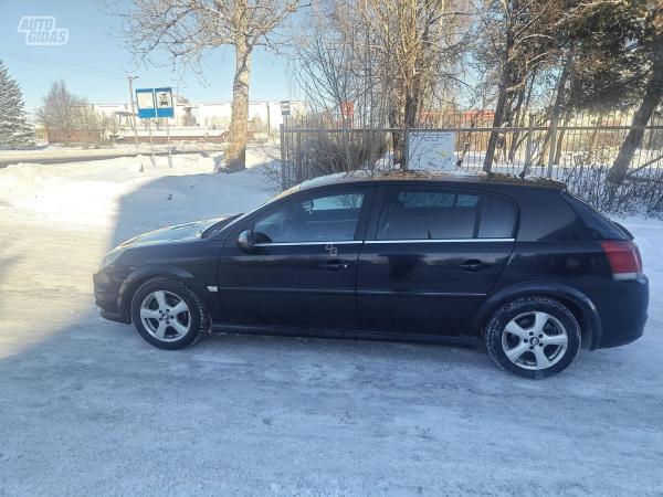 Opel Signum 2005 in Jonava, with an engine capacity of 1.90 L and mileage of 325 thousand km for 1400 €, photo 5 on AUTOMOTO.COM.LV
