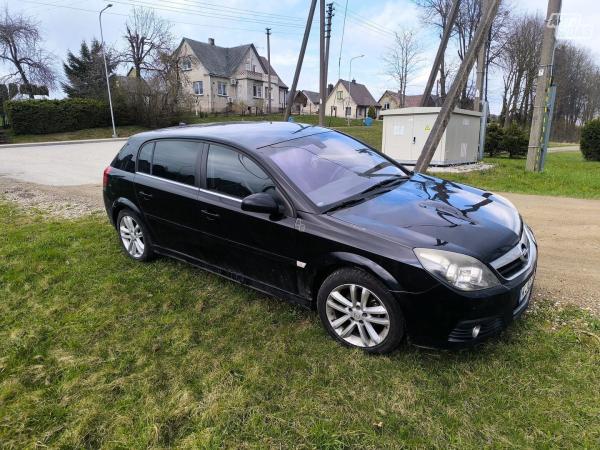 Opel Signum 2005 in Kaunas, with an engine capacity of 2.20 L and mileage of 280 thousand km for 555 €, photo 1 on AUTOMOTO.COM.LV