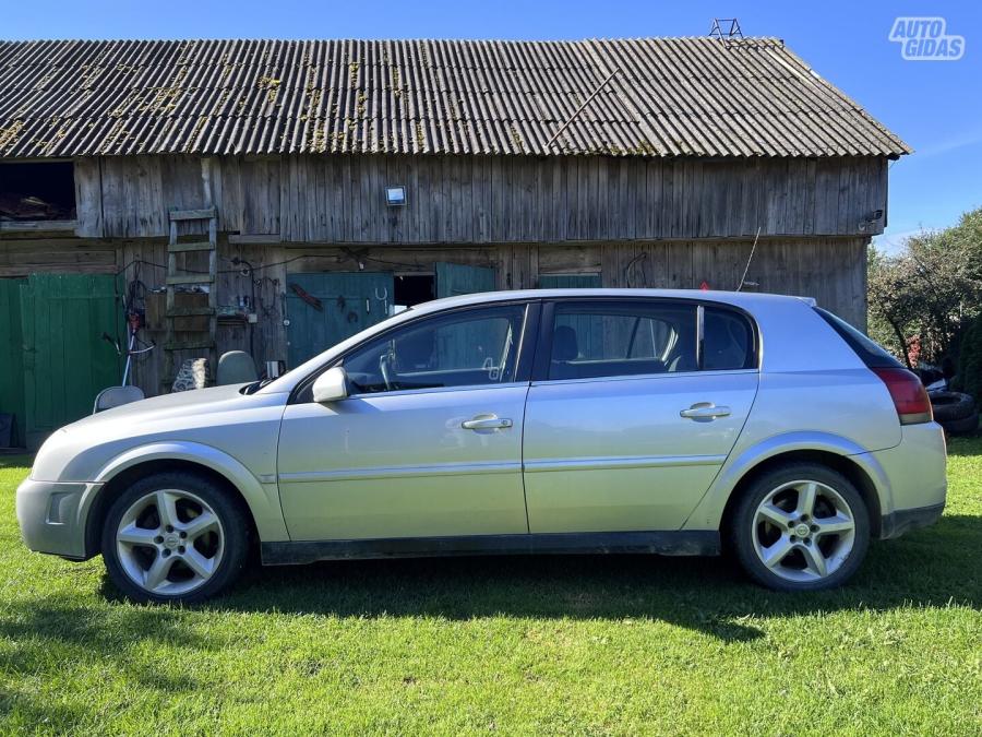 Opel Signum 2005 in Kalvarija, with an engine capacity of 1.90 L and mileage of 377 thousand km for 1200 €, photo 4 on AUTOMOTO.COM.LV