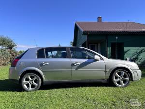 Opel Signum 2005 in Kalvarija, with an engine capacity of 1.90 L and mileage of 377 thousand km for 1200 €, photo 5 on AUTOMOTO.COM.LV