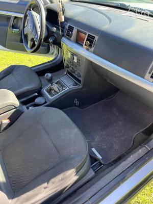 Opel Signum 2005 in Kalvarija, with an engine capacity of 1.90 L and mileage of 377 thousand km for 1200 €, photo 8 on AUTOMOTO.COM.LV