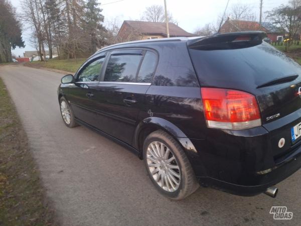 Opel Signum 2006 in Klaipeda, with an engine capacity of 1.90 L and mileage of 350 thousand km for 950 €, photo 9 on AUTOMOTO.COM.LV
