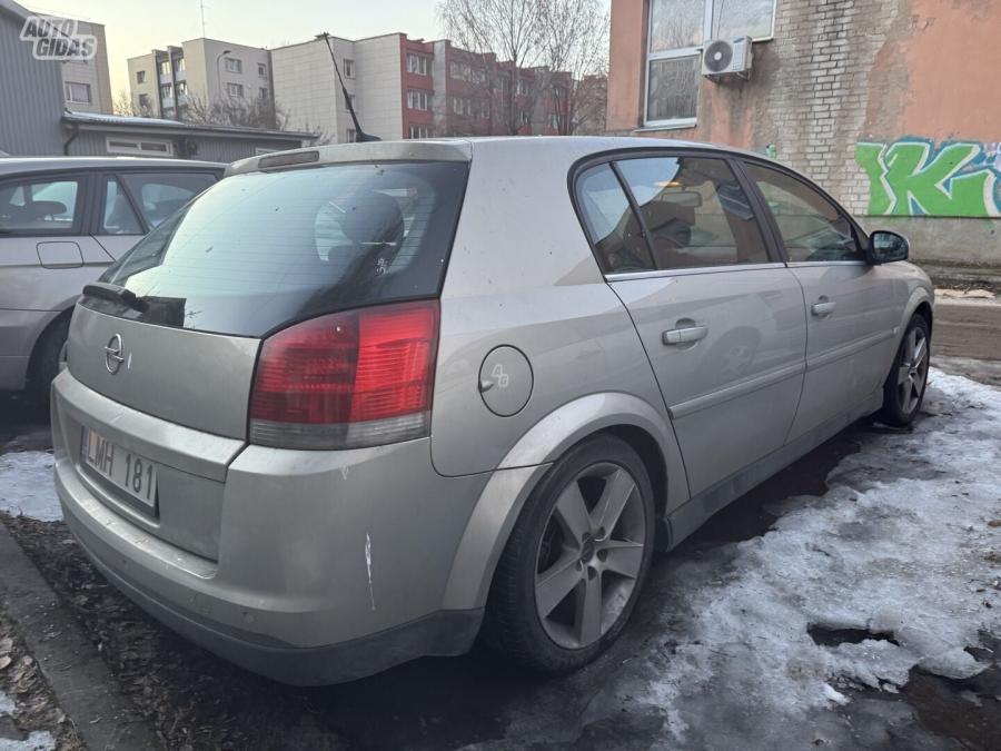 Opel Signum 2006 Kauņa, ar dzinēja tilpumu 1.90 L un nobraukumu 380 tūkst. km par 650 €, foto 4 vietnē AUTOMOTO.COM.LV