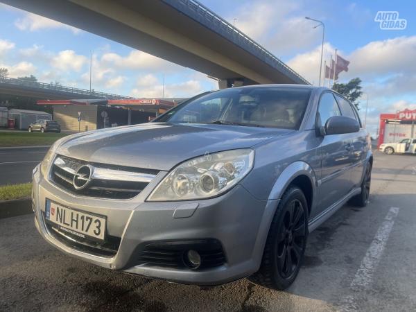 Opel Signum 2006 in Klaipeda, with an engine capacity of 1.90 L and mileage of 353 thousand km for 1500 €, photo 2 on AUTOMOTO.COM.LV