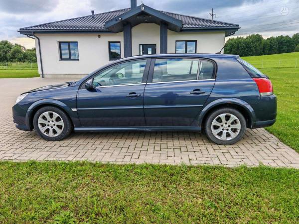 Opel Signum 2006 Viļņa, ar dzinēja tilpumu 1.90 L un nobraukumu 334 tūkst. km par 700 €, foto 2 vietnē AUTOMOTO.COM.LV