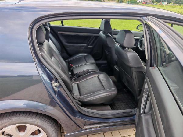 Opel Signum 2006 Viļņa, ar dzinēja tilpumu 1.90 L un nobraukumu 334 tūkst. km par 700 €, foto 6 vietnē AUTOMOTO.COM.LV