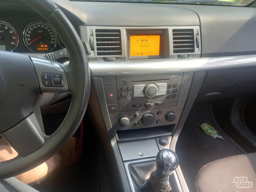 Opel Signum 2006 in Kaunas, with an engine capacity of 2.20 L and mileage of 177 thousand km for 800 €, photo 1 on AUTOMOTO.COM.LV