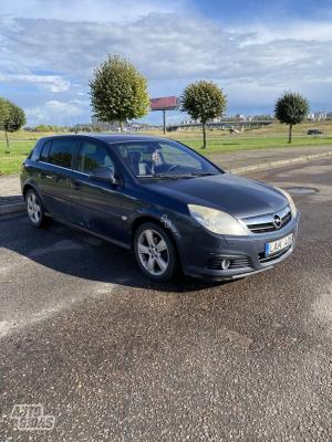 Opel Signum 2006 in Kaunas, with an engine capacity of 1.90 L and mileage of 288 thousand km for 950 €, photo 7 on AUTOMOTO.COM.LV