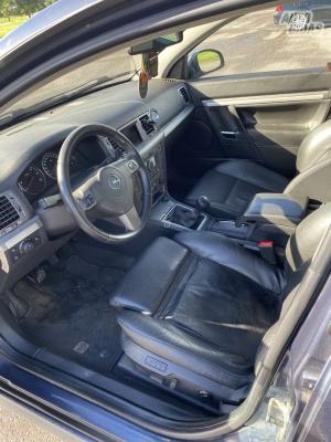 Opel Signum 2006 in Kaunas, with an engine capacity of 1.90 L and mileage of 288 thousand km for 950 €, photo 8 on AUTOMOTO.COM.LV