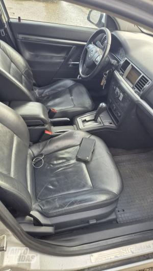 Opel Signum 2006 Viļņa, ar dzinēja tilpumu 1.90 L un nobraukumu 434 tūkst. km par 1200 €, foto 18 vietnē AUTOMOTO.COM.LV