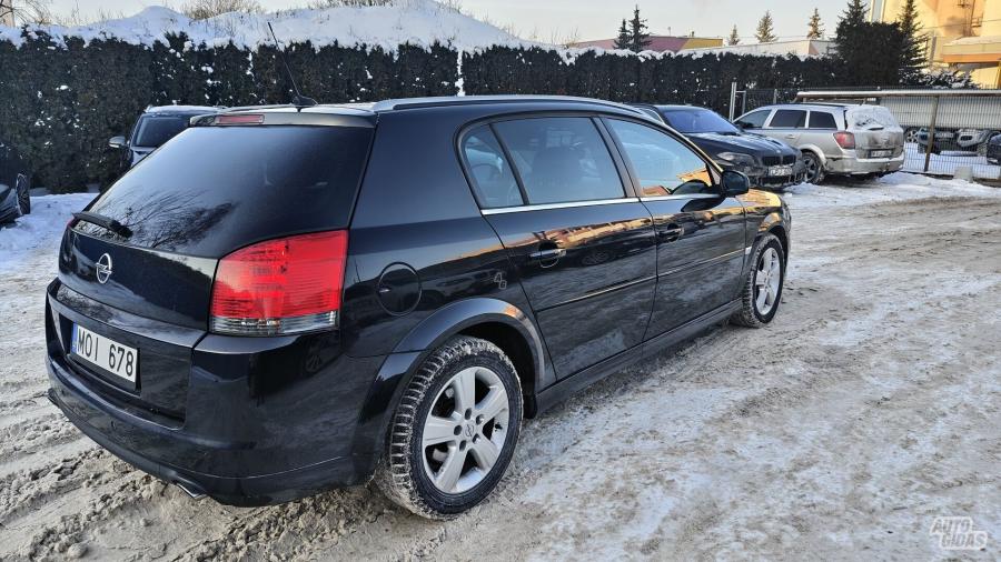 Opel Signum 2007 in Kaunas, with an engine capacity of 2.20 L and mileage of 204 thousand km for 1390 €, photo 3 on AUTOMOTO.COM.LV