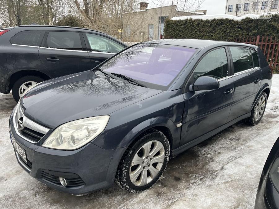 Opel Signum 2007 in Kaunas, with an engine capacity of 1.90 L and mileage of 270 thousand km for 800 €, photo 4 on AUTOMOTO.COM.LV