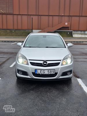 Opel Signum 2007 in Klaipeda, with an engine capacity of 3.00 L and mileage of 263 thousand km for 1300 €, photo 3 on AUTOMOTO.COM.LV
