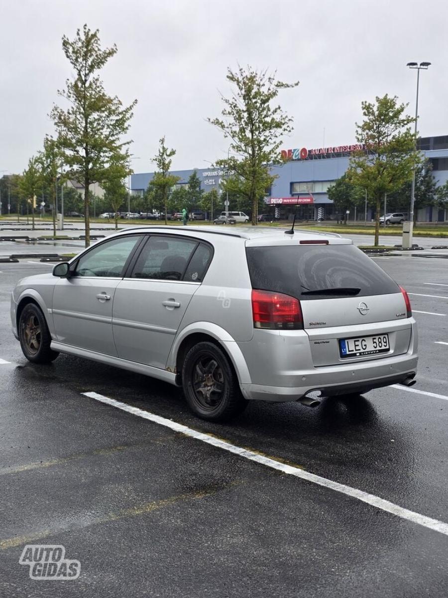 Opel Signum 2007 in Klaipeda, with an engine capacity of 3.00 L and mileage of 263 thousand km for 1300 €, photo 5 on AUTOMOTO.COM.LV
