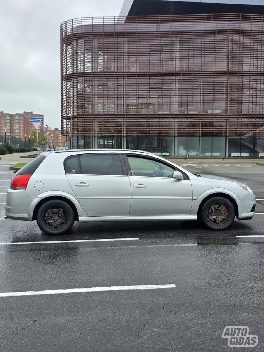 Opel Signum 2007 in Klaipeda, with an engine capacity of 3.00 L and mileage of 263 thousand km for 1300 €, photo 8 on AUTOMOTO.COM.LV