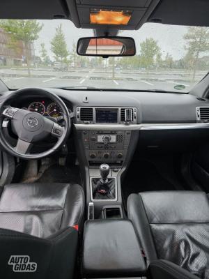 Opel Signum 2007 in Klaipeda, with an engine capacity of 3.00 L and mileage of 263 thousand km for 1300 €, photo 10 on AUTOMOTO.COM.LV