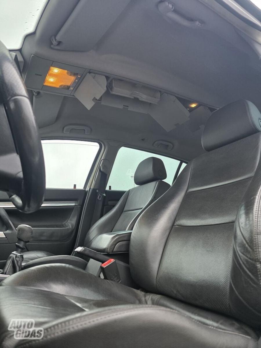 Opel Signum 2007 in Klaipeda, with an engine capacity of 3.00 L and mileage of 263 thousand km for 1300 €, photo 12 on AUTOMOTO.COM.LV
