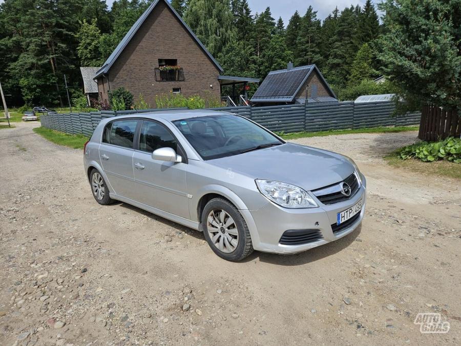 Opel Signum 2007 in Prienai, with an engine capacity of 1.90 L and mileage of 300 thousand km for 850 €, photo 8 on AUTOMOTO.COM.LV