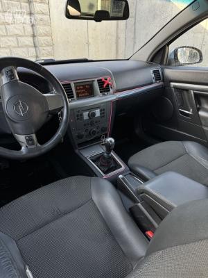 Opel Signum 2007 in Kaunas, with an engine capacity of 1.90 L and mileage of 300 thousand km for 850 €, photo 7 on AUTOMOTO.COM.LV