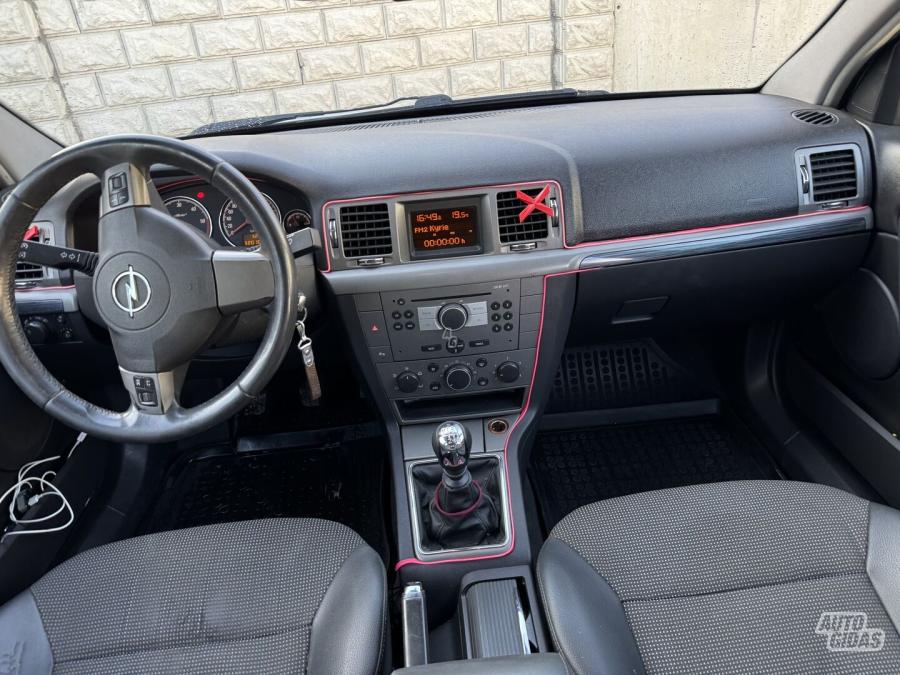 Opel Signum 2007 in Kaunas, with an engine capacity of 1.90 L and mileage of 300 thousand km for 850 €, photo 9 on AUTOMOTO.COM.LV
