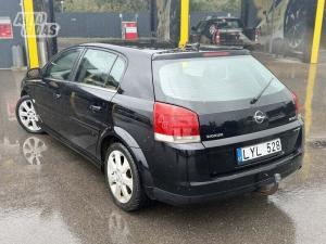 Opel Signum 2007 in Kaunas, with an engine capacity of 1.90 L and mileage of 310 thousand km for 1390 €, photo 3 on AUTOMOTO.COM.LV