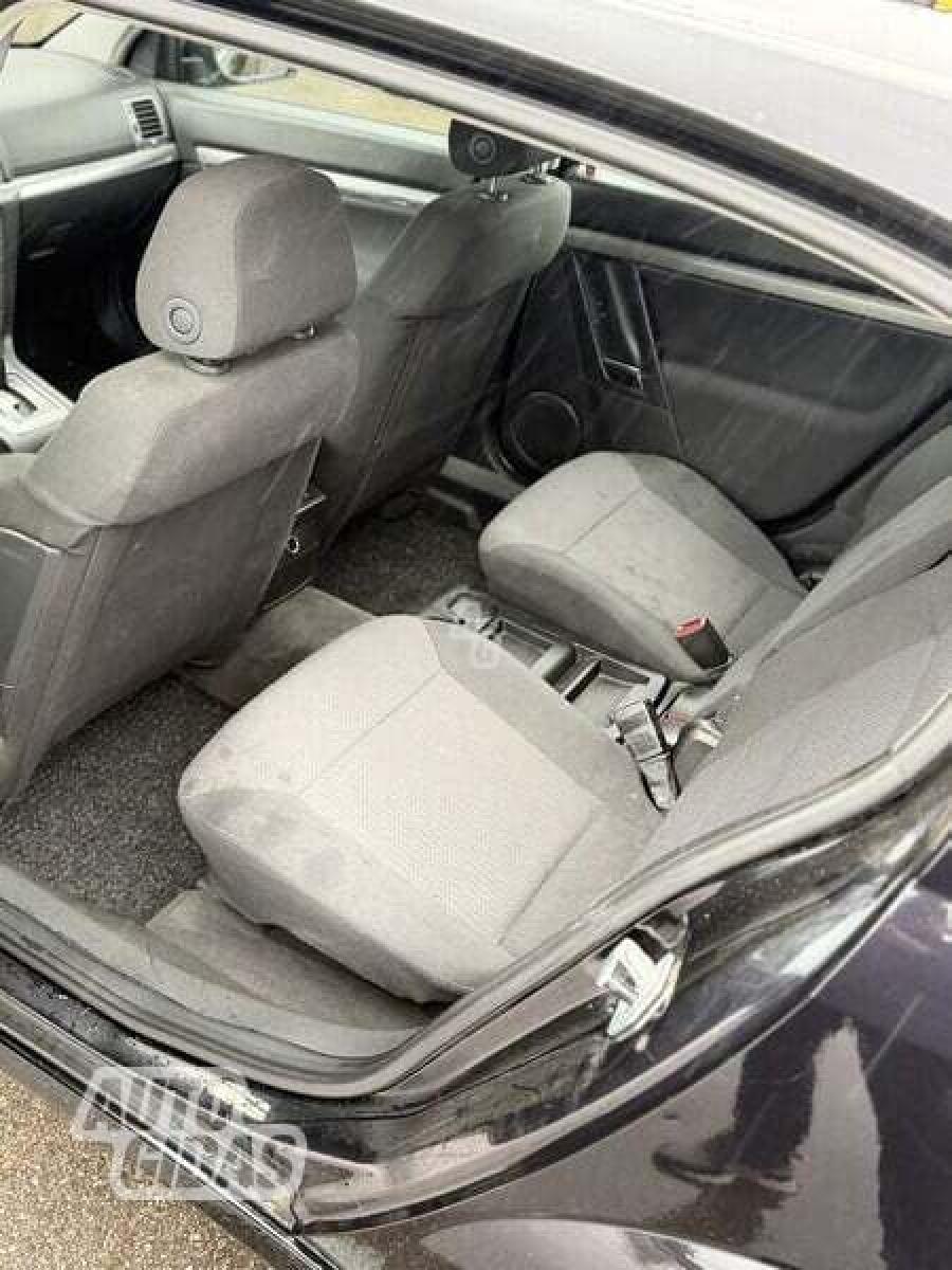 Opel Signum 2007 in Kaunas, with an engine capacity of 1.90 L and mileage of 310 thousand km for 1390 €, photo 15 on AUTOMOTO.COM.LV