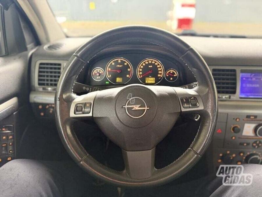 Opel Signum 2007 in Kaunas, with an engine capacity of 1.90 L and mileage of 310 thousand km for 1390 €, photo 19 on AUTOMOTO.COM.LV
