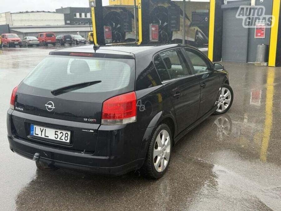 Opel Signum 2007 in Kaunas, with an engine capacity of 1.90 L and mileage of 310 thousand km for 1350 €, photo 4 on AUTOMOTO.COM.LV