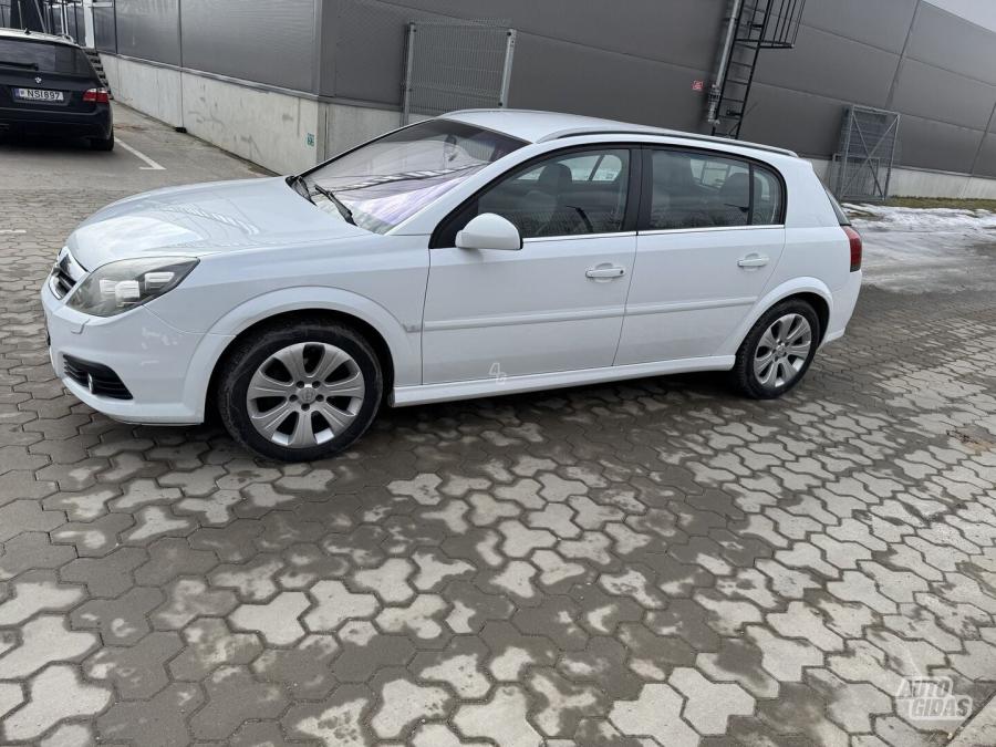 Opel Signum 2008 Viļņa, ar dzinēja tilpumu 1.90 L un nobraukumu 333 tūkst. km par 1650 €, foto 6 vietnē AUTOMOTO.COM.LV