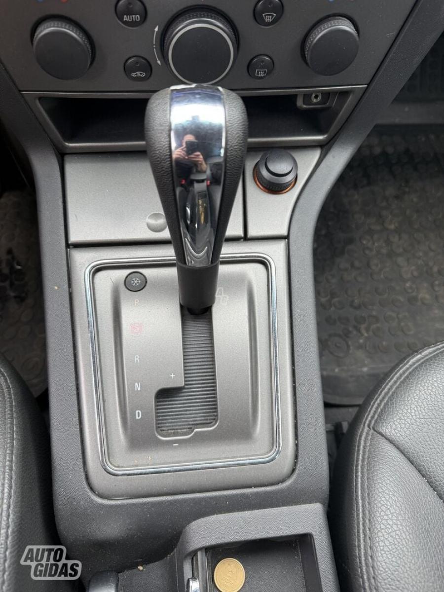 Opel Signum 2008 in Vilnius, with an engine capacity of 1.90 L and mileage of 413 thousand km for 1199 €, photo 17 on AUTOMOTO.COM.LV