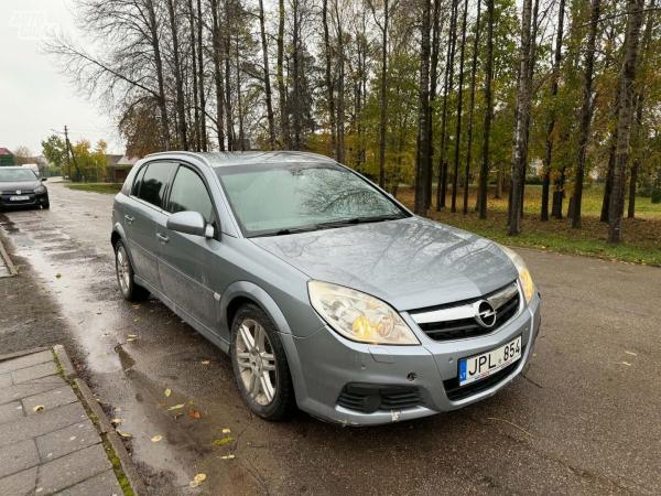 Opel Signum 2008 in Klaipeda, with an engine capacity of 1.90 L and mileage of 389 thousand km for 650 €, photo 1 on AUTOMOTO.COM.LV