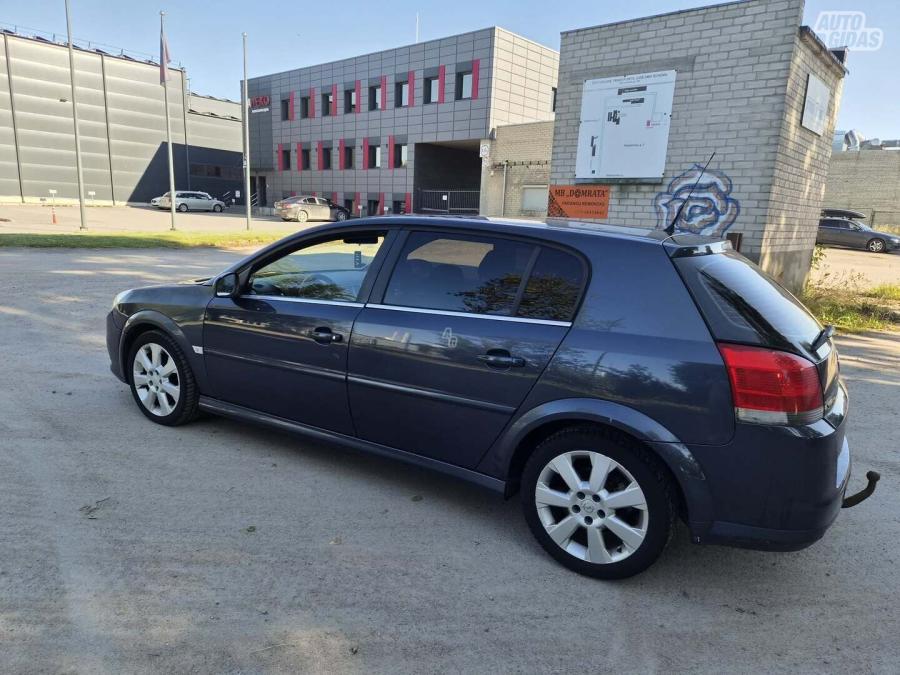 Opel Signum 2007 in Klaipeda, with an engine capacity of 1.90 L and mileage of 263 thousand km for 1450 €, photo 3 on AUTOMOTO.COM.LV