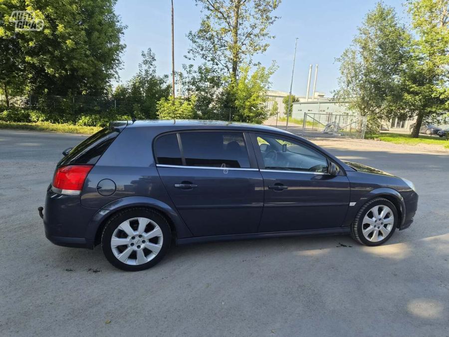 Opel Signum 2007 in Klaipeda, with an engine capacity of 1.90 L and mileage of 263 thousand km for 1450 €, photo 6 on AUTOMOTO.COM.LV