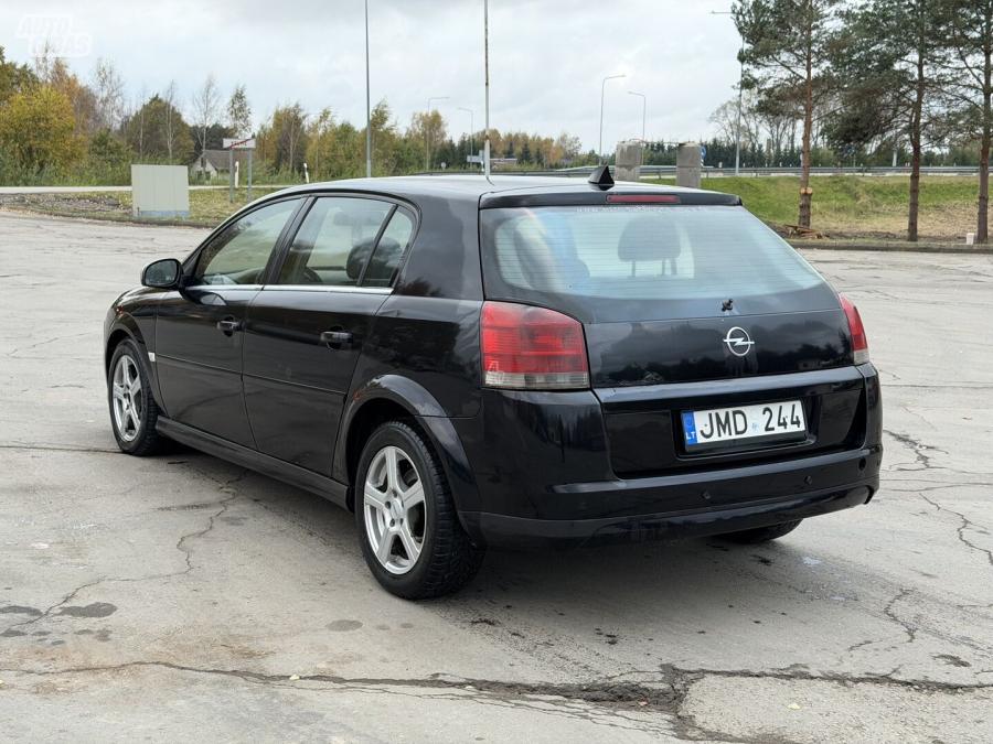 Opel Signum 2008 in Kelme, with an engine capacity of 1.90 L and mileage of 333 thousand km for 1350 €, photo 3 on AUTOMOTO.COM.LV