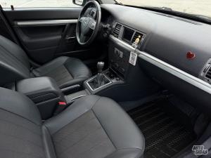 Opel Signum 2008 in Kelme, with an engine capacity of 1.90 L and mileage of 333 thousand km for 1350 €, photo 6 on AUTOMOTO.COM.LV