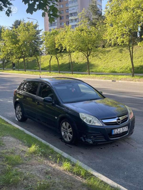 Violet Opel Signum 2010 in Vilnius, with an engine capacity of 1.90 L and mileage of 308 thousand km for 900 €, photo 1 on AUTOMOTO.COM.LV