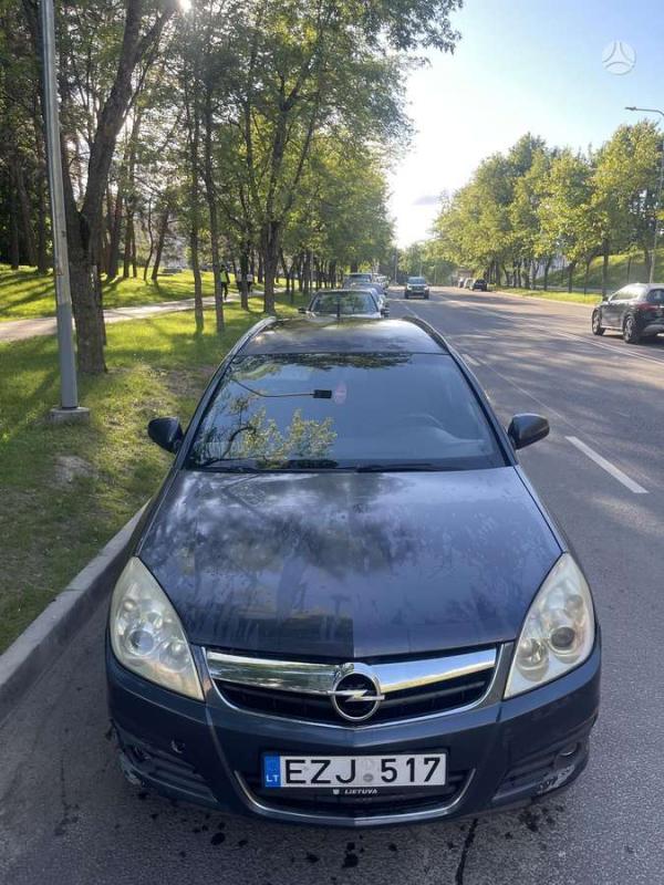 Violet Opel Signum 2010 in Vilnius, with an engine capacity of 1.90 L and mileage of 308 thousand km for 900 €, photo 3 on AUTOMOTO.COM.LV