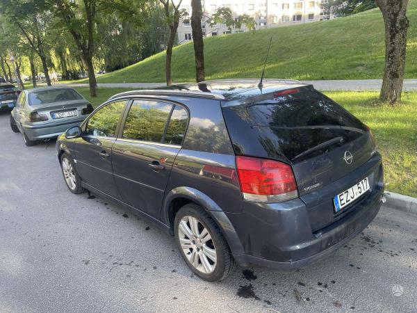 Violet Opel Signum 2010 in Vilnius, with an engine capacity of 1.90 L and mileage of 308 thousand km for 900 €, photo 7 on AUTOMOTO.COM.LV