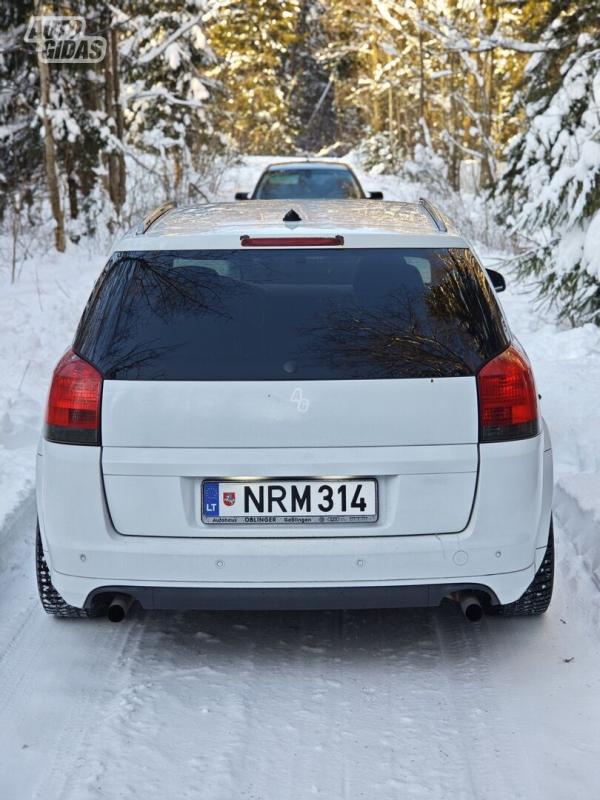 White Opel Signum 2007 in Panevezys, with an engine capacity of 3.00 L and mileage of 360 thousand km for 1650 €, photo 1 on AUTOMOTO.COM.LV