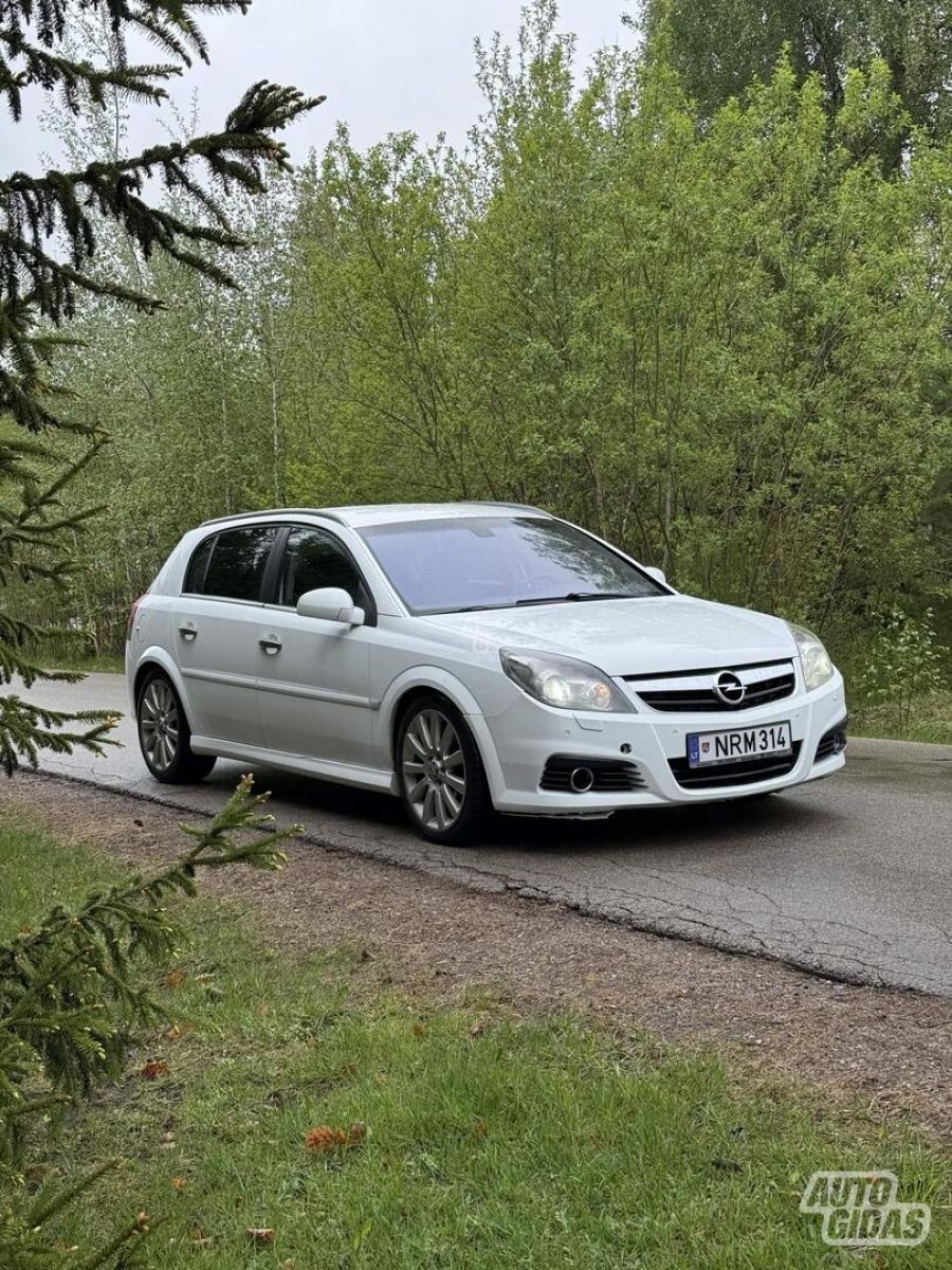 White Opel Signum 2008 in Vilnius, with an engine capacity of 3.00 L and mileage of 366 thousand km for 920 €, photo 4 on AUTOMOTO.COM.LV