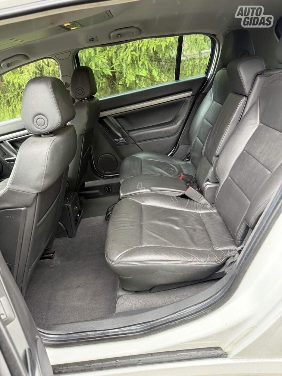 White Opel Signum 2008 in Vilnius, with an engine capacity of 3.00 L and mileage of 366 thousand km for 920 €, photo 19 on AUTOMOTO.COM.LV