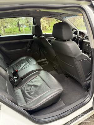 White Opel Signum 2008 in Vilnius, with an engine capacity of 3.00 L and mileage of 366 thousand km for 920 €, photo 20 on AUTOMOTO.COM.LV