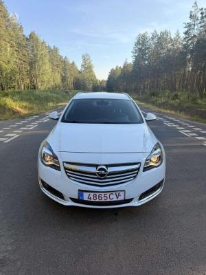 White Opel Signum 2014 in Kazlu Ruda, with an engine capacity of 1.98 L and mileage of 268 thousand km for 4100 €, photo 3 on AUTOMOTO.COM.LV